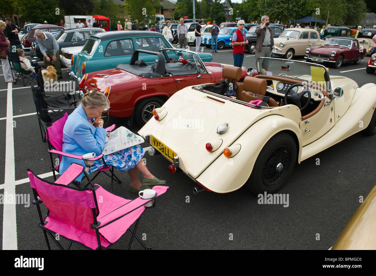 Enthusiasts at annual classic car show UK Stock Photo - Alamy
