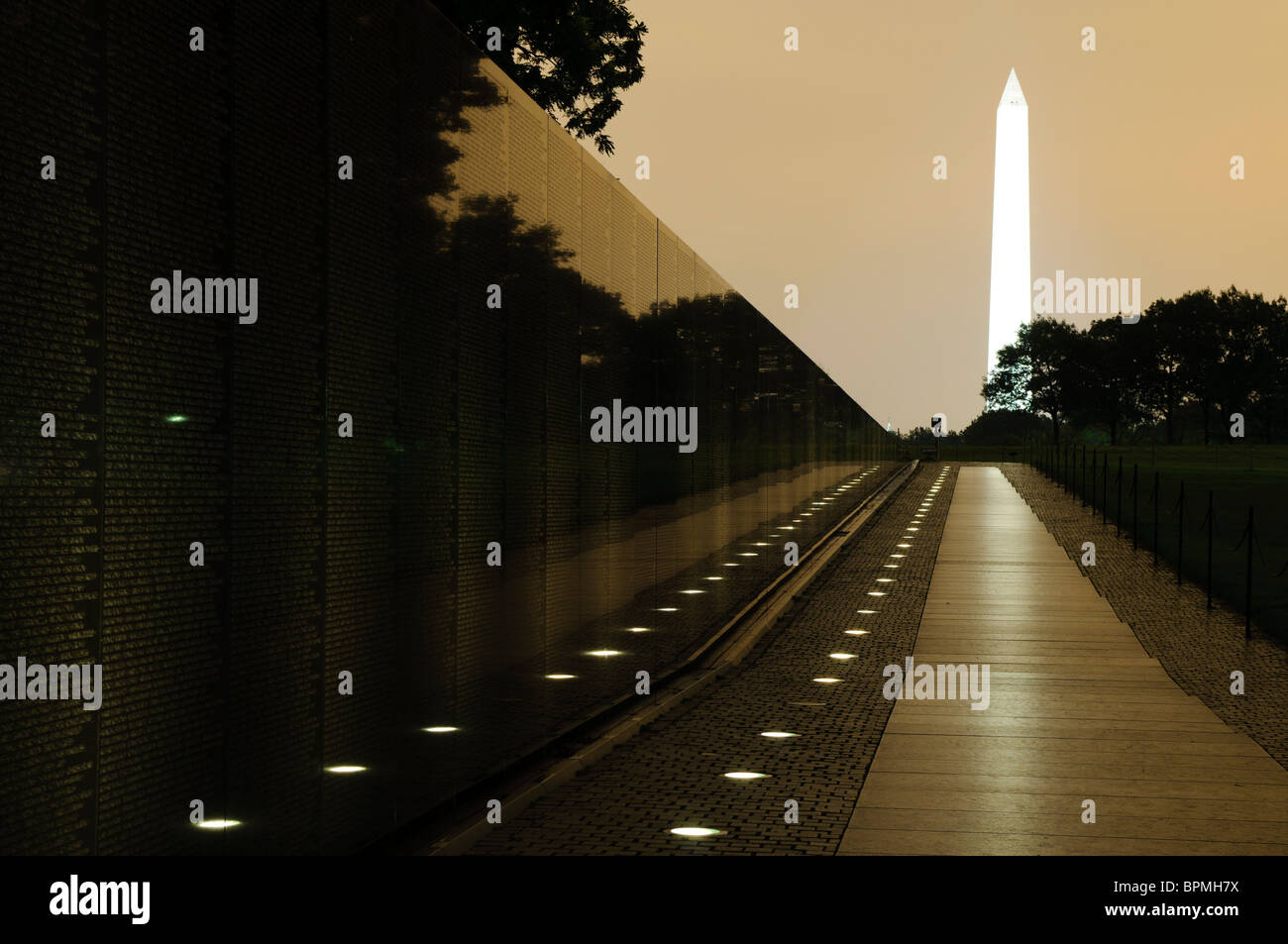 Names on vietnam memorial wall hi-res stock photography and images - Alamy