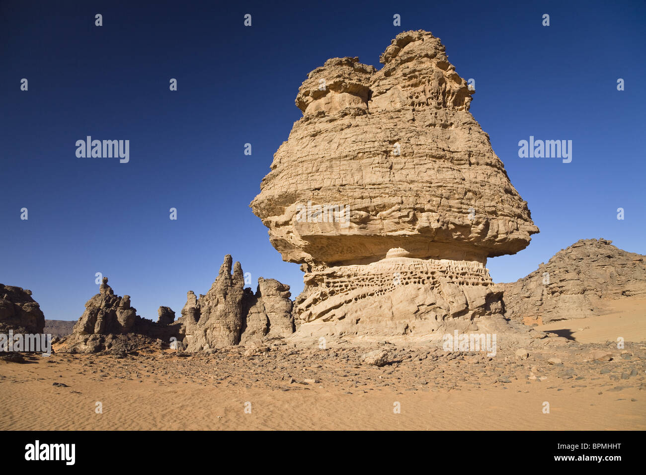 Stone formations in the libyan Desert, Wadi Bahoha, Akakus mountains ...
