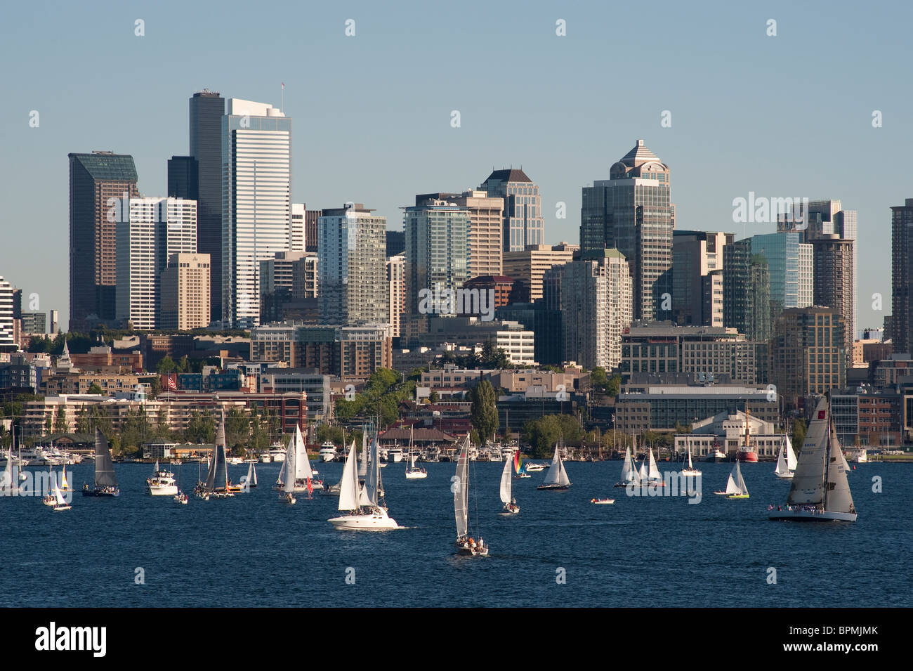 Seattle skyline sailboats hi-res stock photography and images - Alamy
