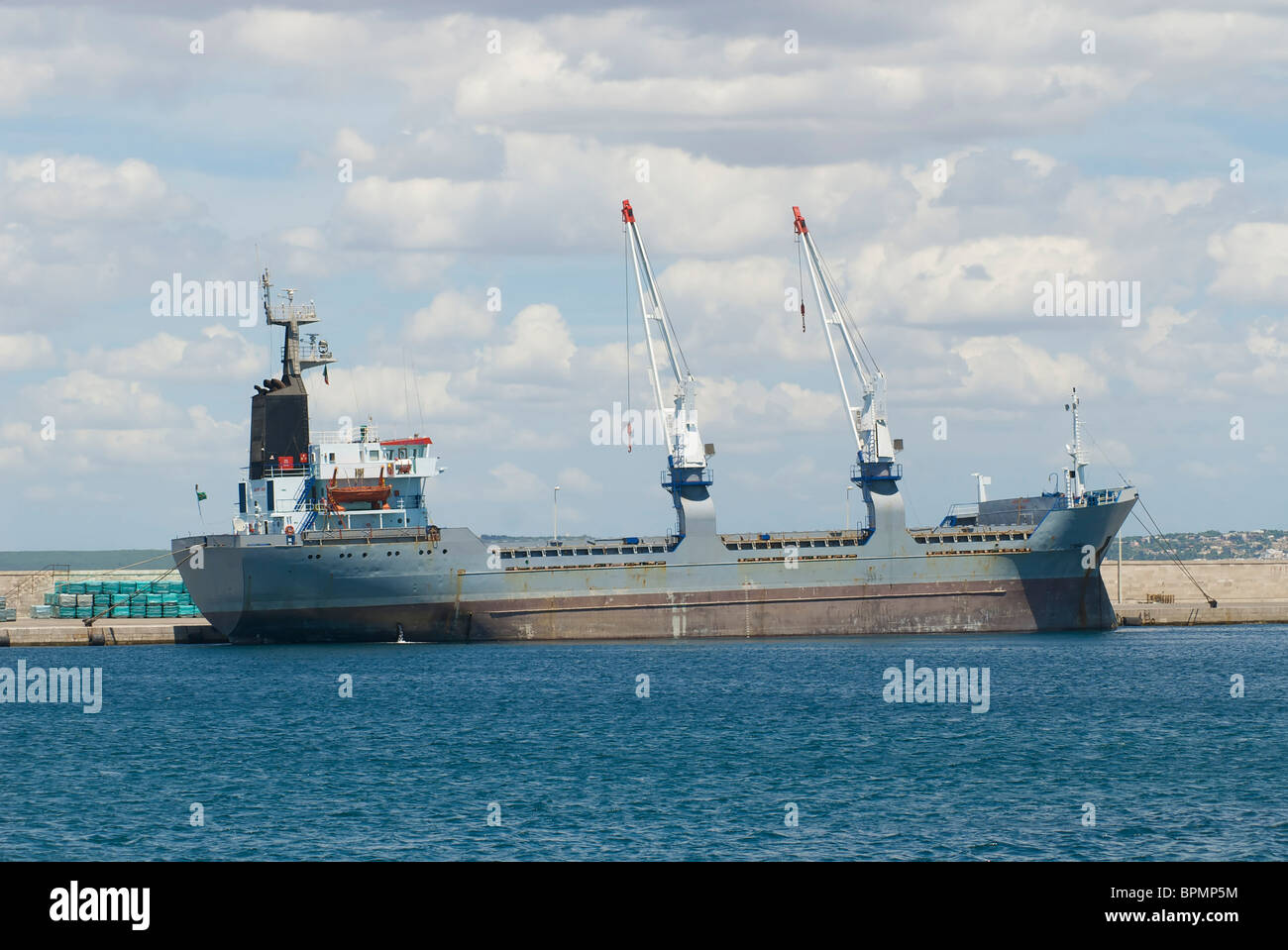Tall ship hull dock hi-res stock photography and images - Alamy