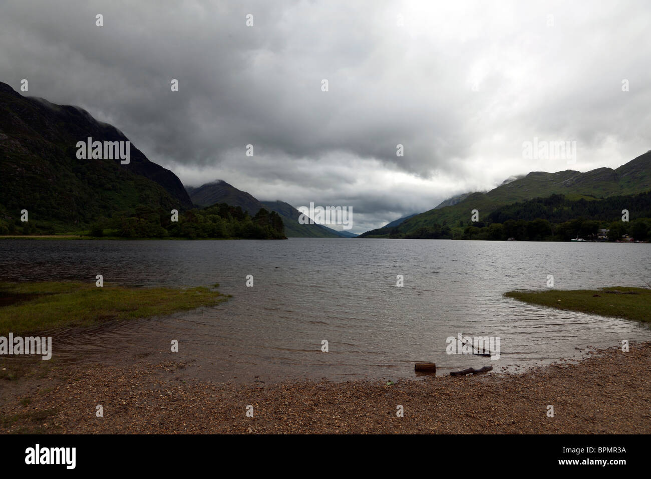 Shore grass loch lake hi-res stock photography and images - Alamy