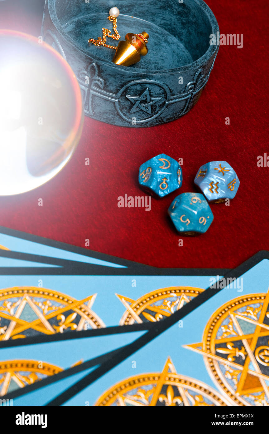 Ritual magic objects hi-res stock photography and images - Alamy