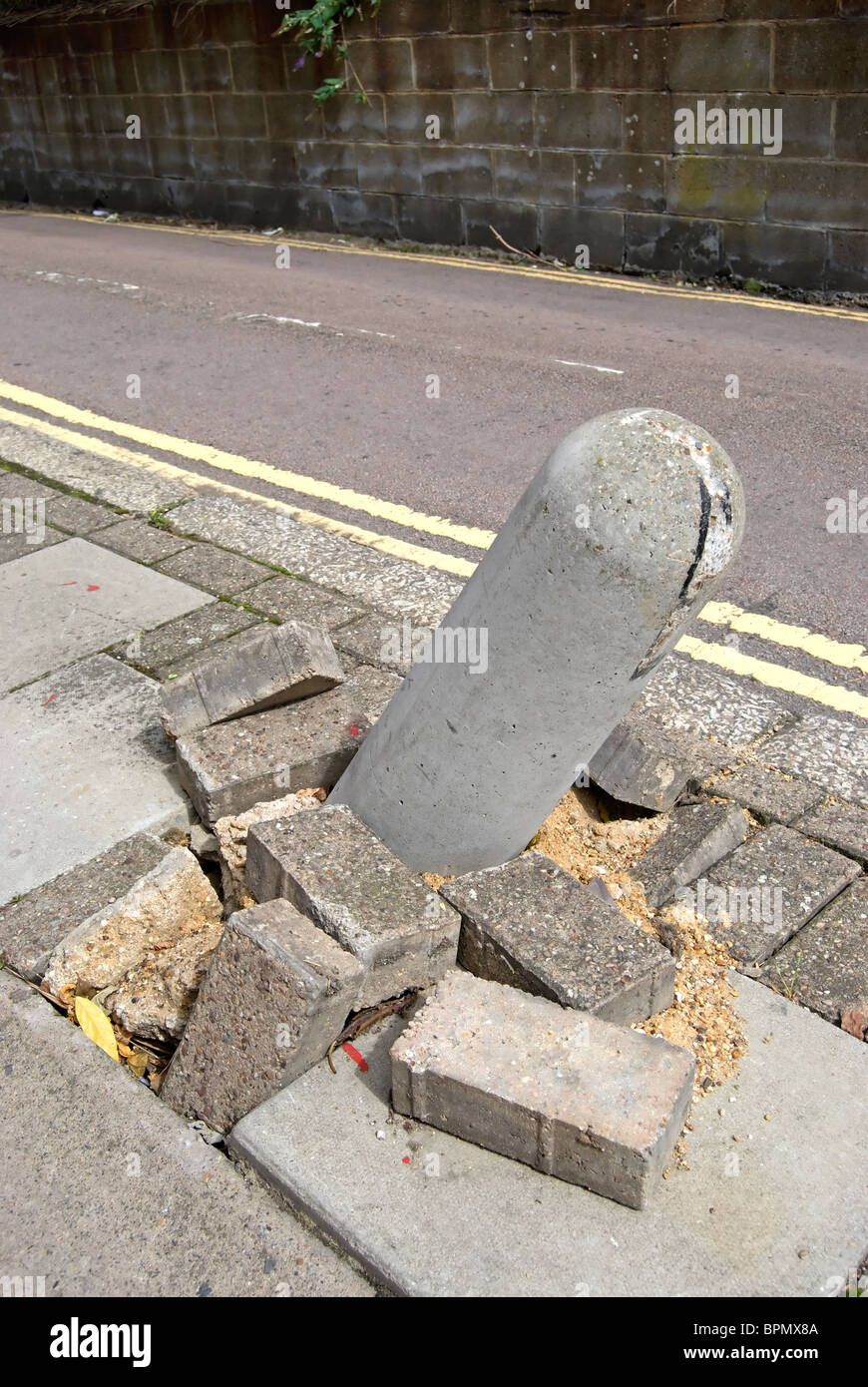 Bollard broken bollards hi-res stock photography and images - Alamy