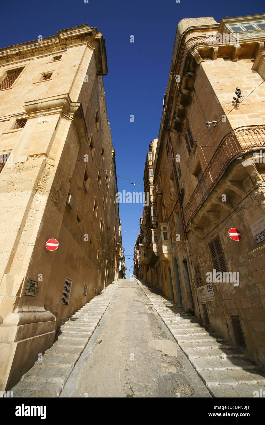 Malta road signs hi-res stock photography and images - Alamy