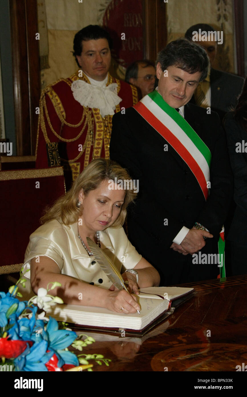 Russian First Lady Svetlana Medvedeva Stock Photos & Russian First Lady ...