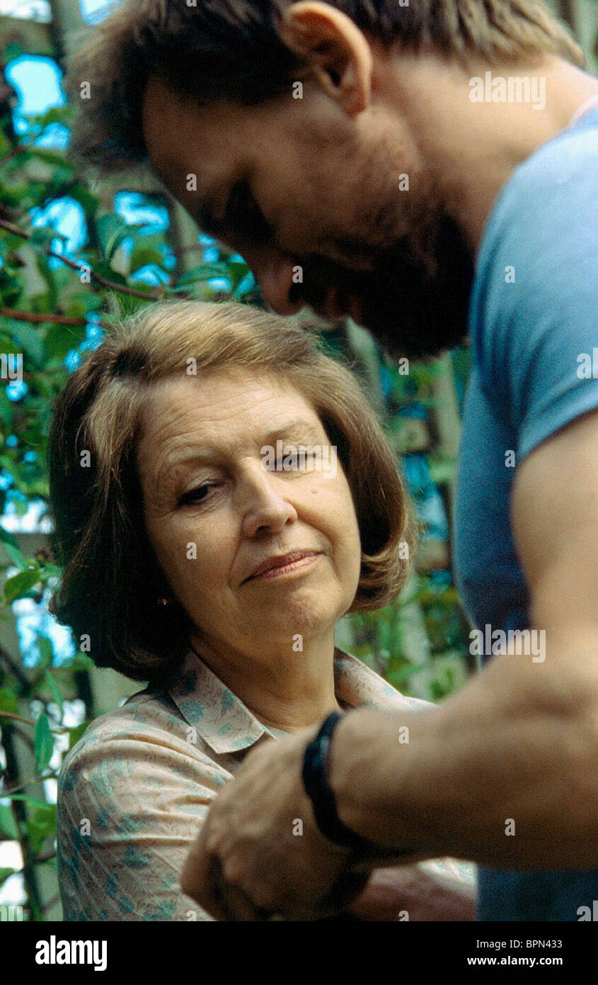 The Mother 2003 Anne Reid Stock Photos & The Mother 2003 Anne Reid ...