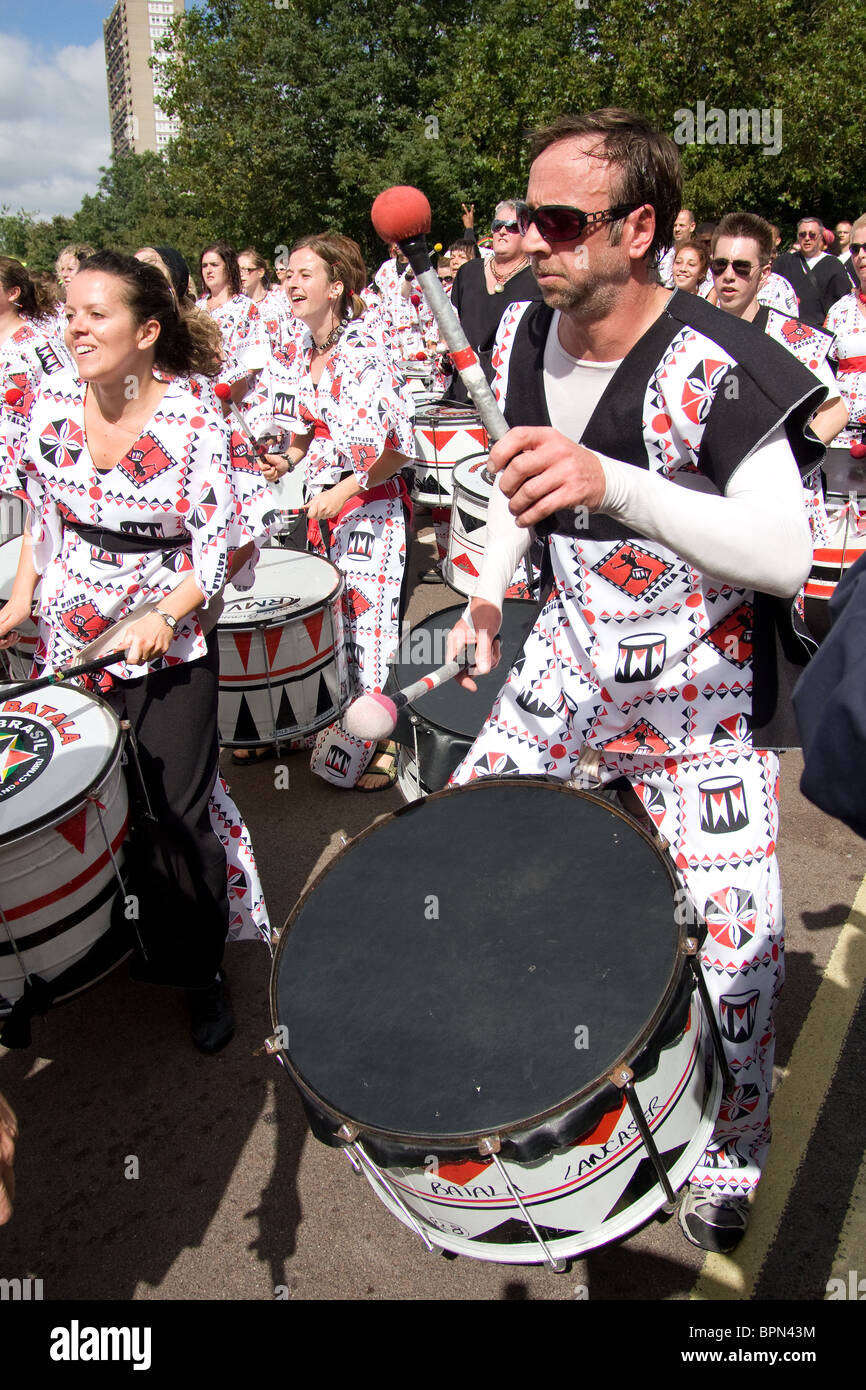 brasilian samba drummers parade drums large brazil Stock Photo - Alamy