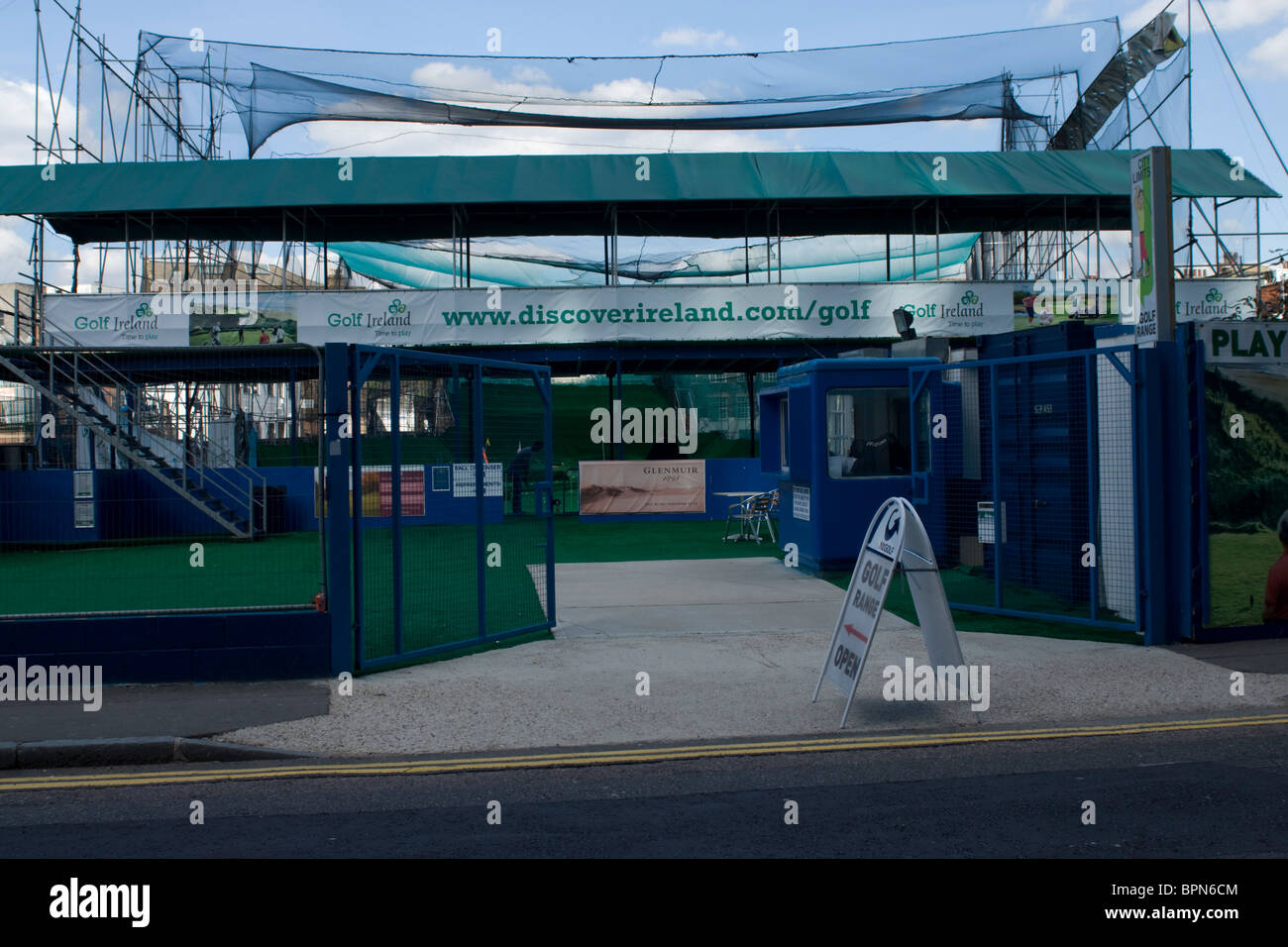 Golf range hi-res stock photography and images - Alamy