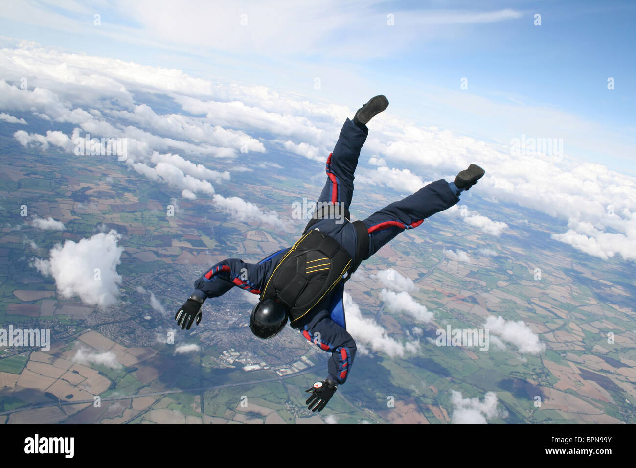 Diving downwards hi-res stock photography and images - Alamy