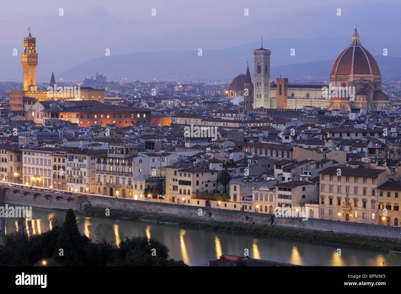 Illuminated city of Florence with Palazzo Vecchio and cathedral Santa ...