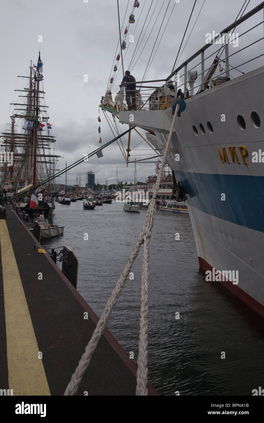 Tall ship bow hi-res stock photography and images - Alamy