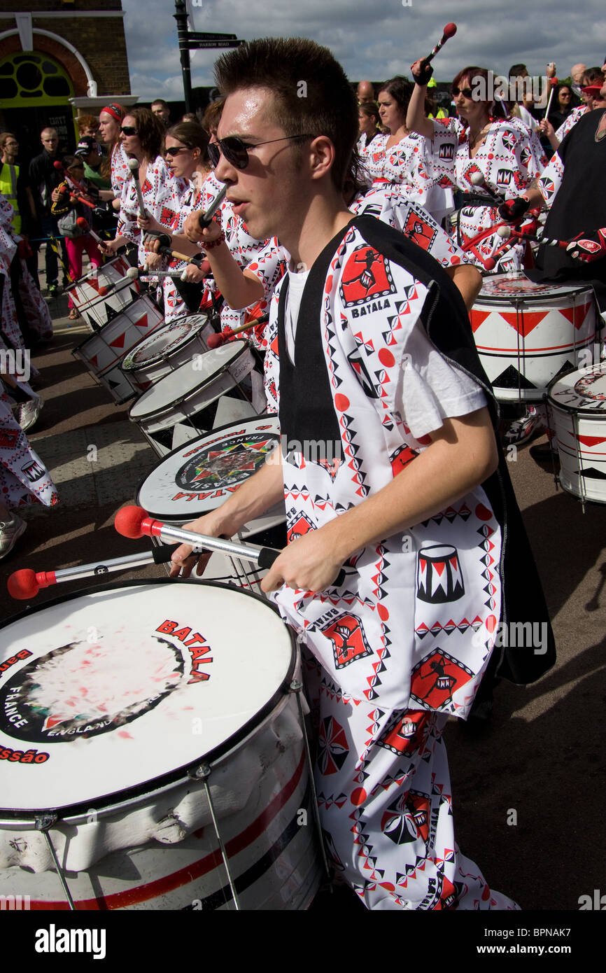 Brasilian samba drummers parade drums hi-res stock photography and ...