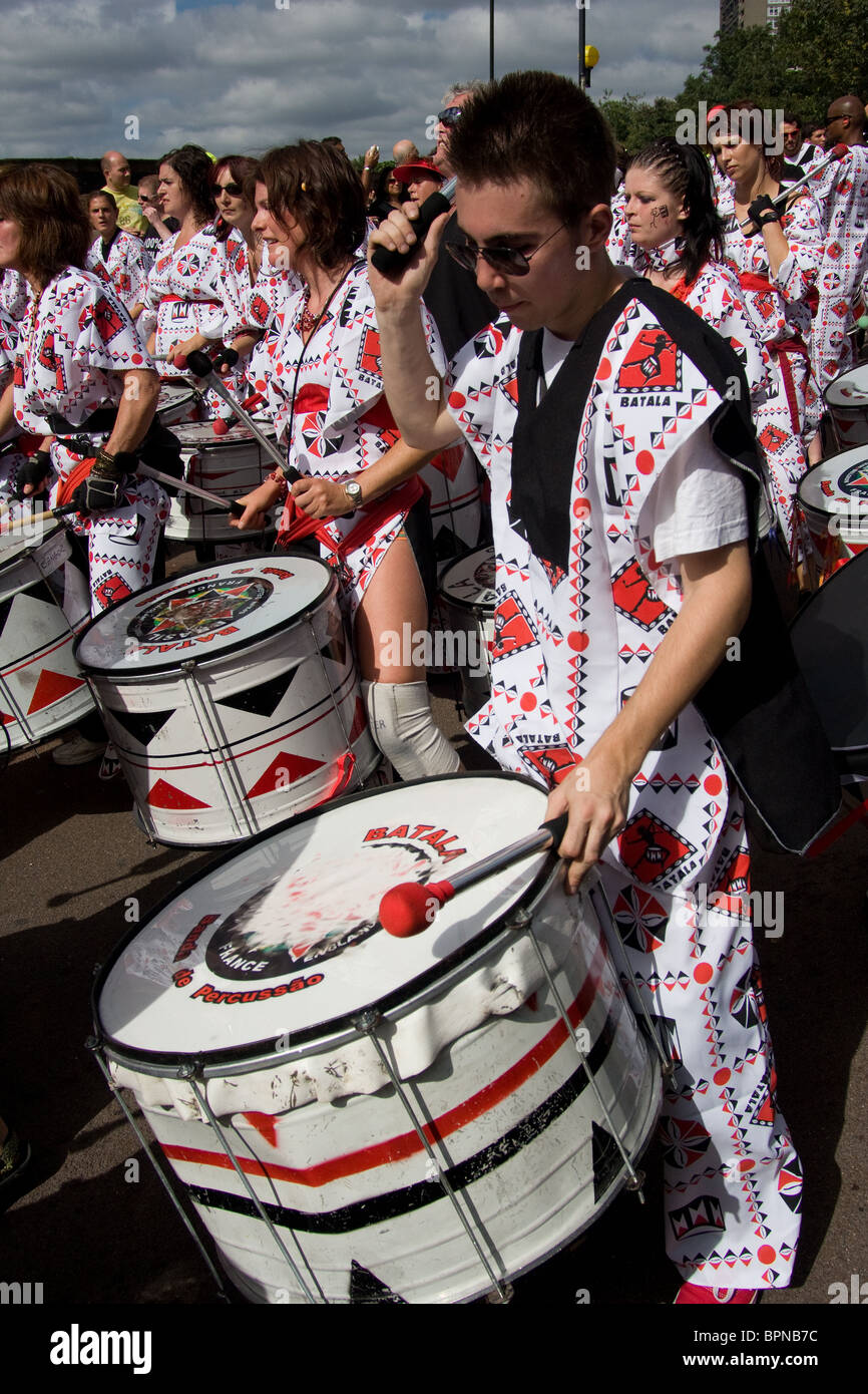 Brazil samba drummers hi-res stock photography and images - Alamy