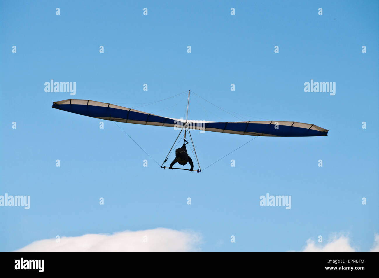 Hang glider turning into the wind Stock Photo - Alamy