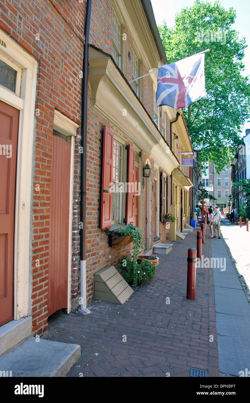 Elfreth Alley, - the oldest still inhabited street in Philadelphia ...