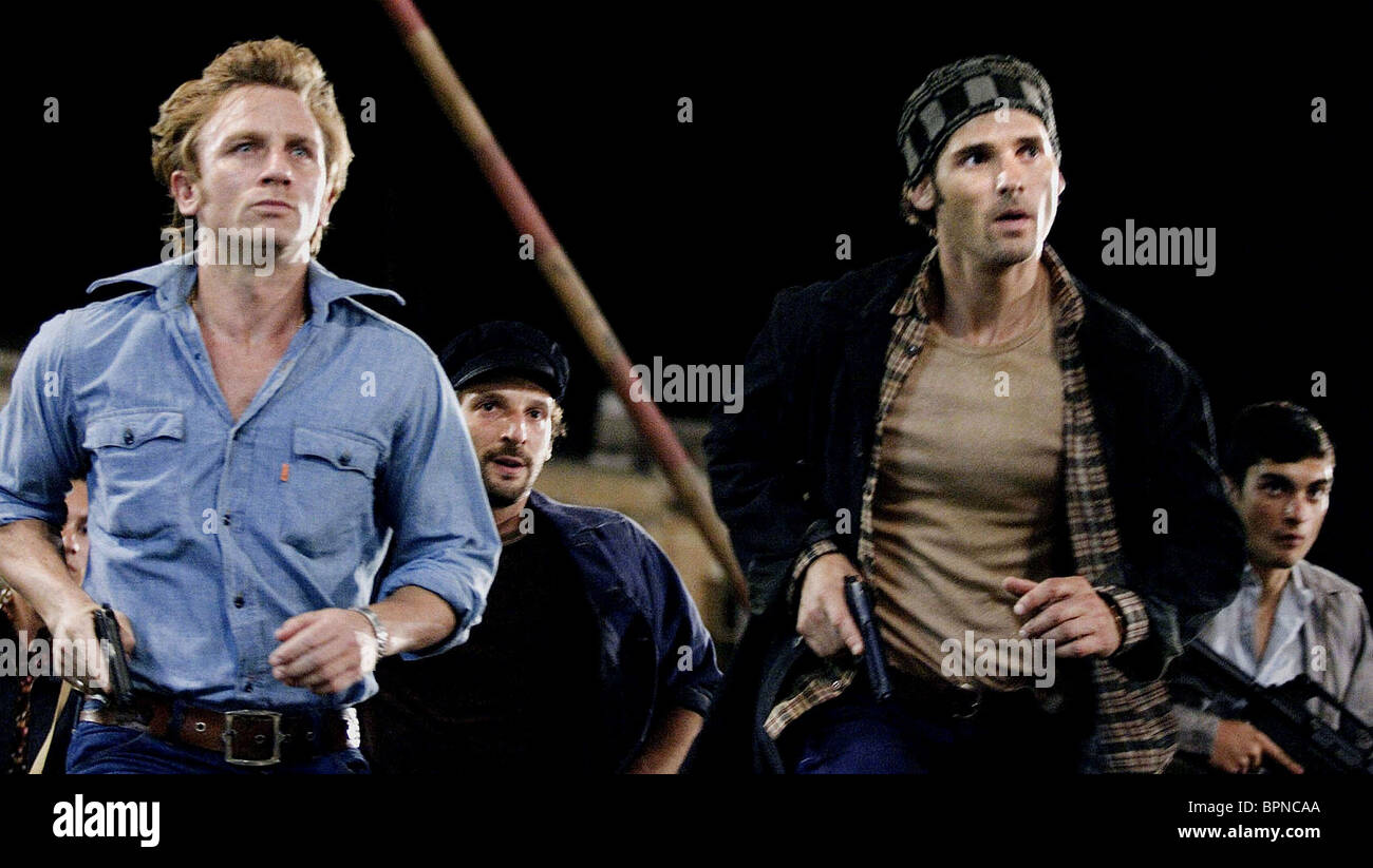 DANIEL CRAIG & ERIC BANA MUNICH (2005 Stock Photo: 31203490 - Alamy