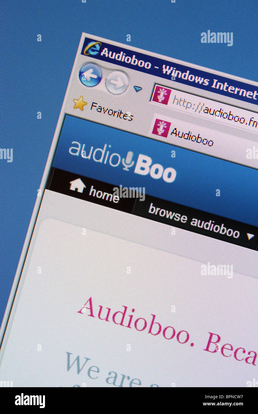 Audio sharing hi-res stock photography and images - Alamy