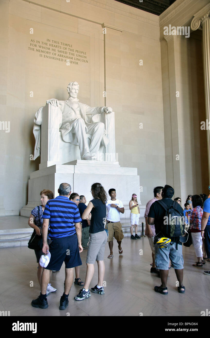 Lincoln memorial with lincoln statue hi-res stock photography and ...