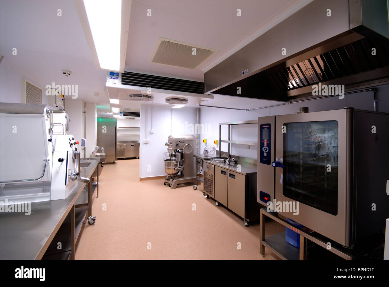 Hospital kitchen hi-res stock photography and images - Alamy