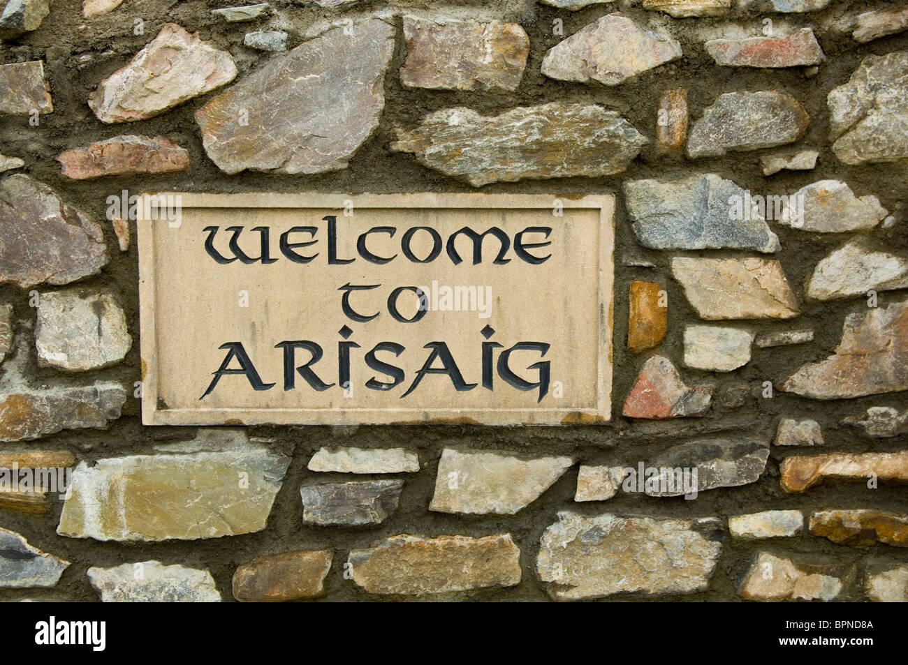Welcome stone sign hi-res stock photography and images - Alamy