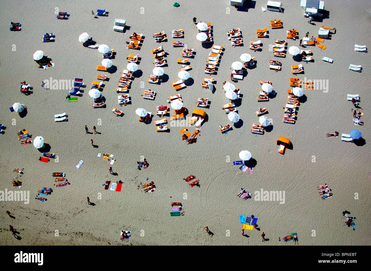 Sunbathers at resort beach during hot summer in Florida Stock Photo - Alamy