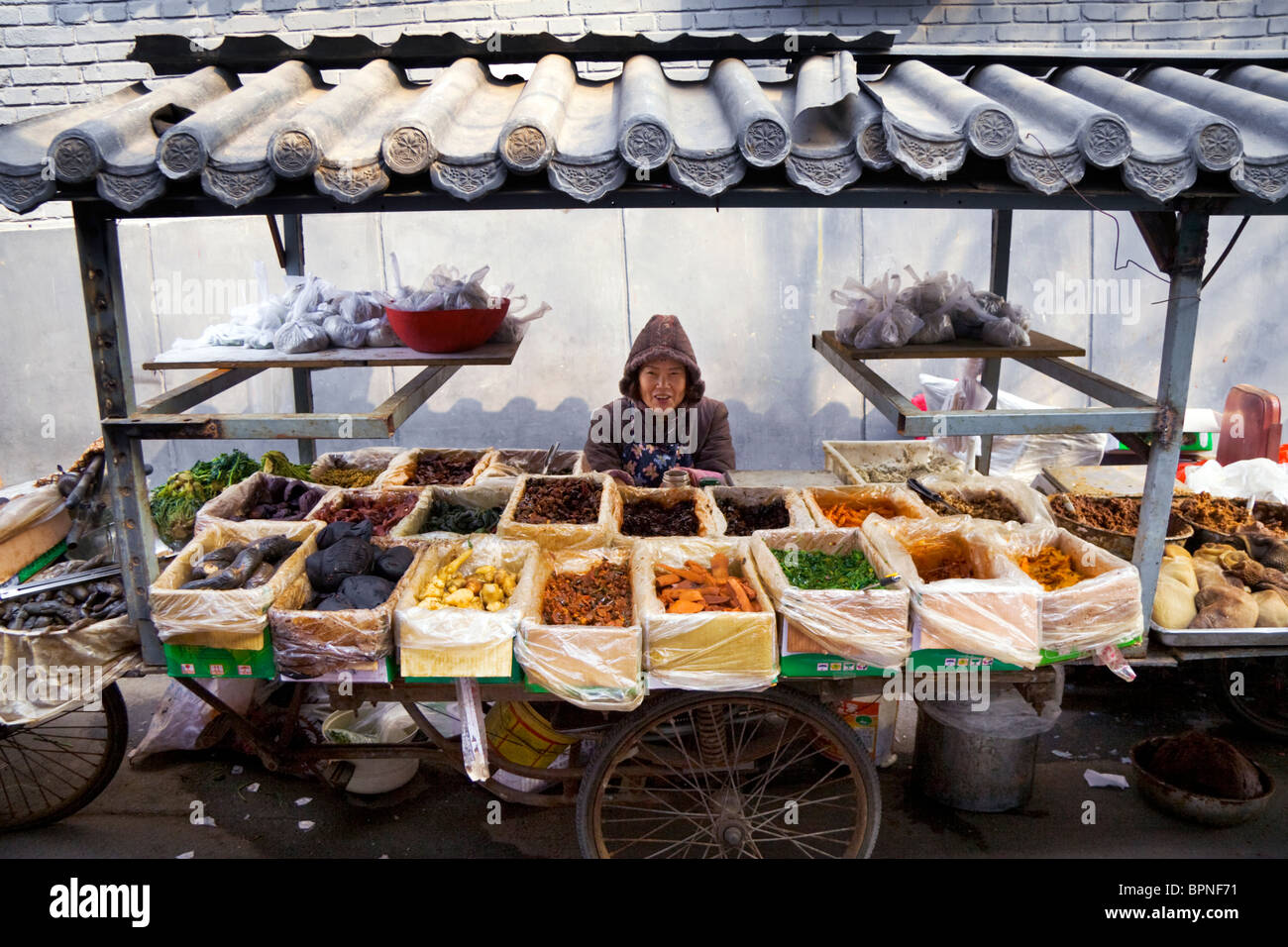 International food market stall hi-res stock photography and images - Alamy