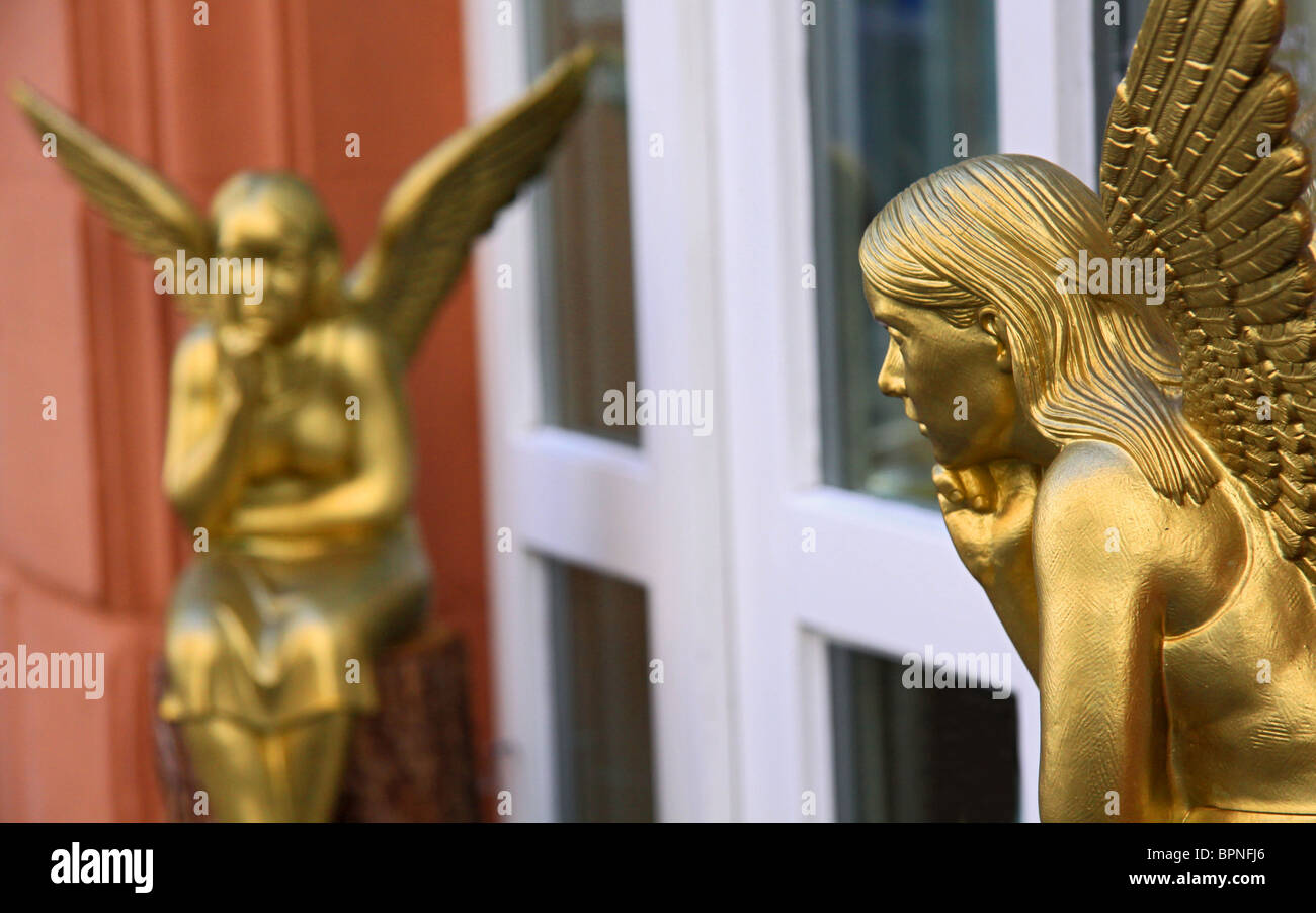 Gilded angels hi-res stock photography and images - Alamy