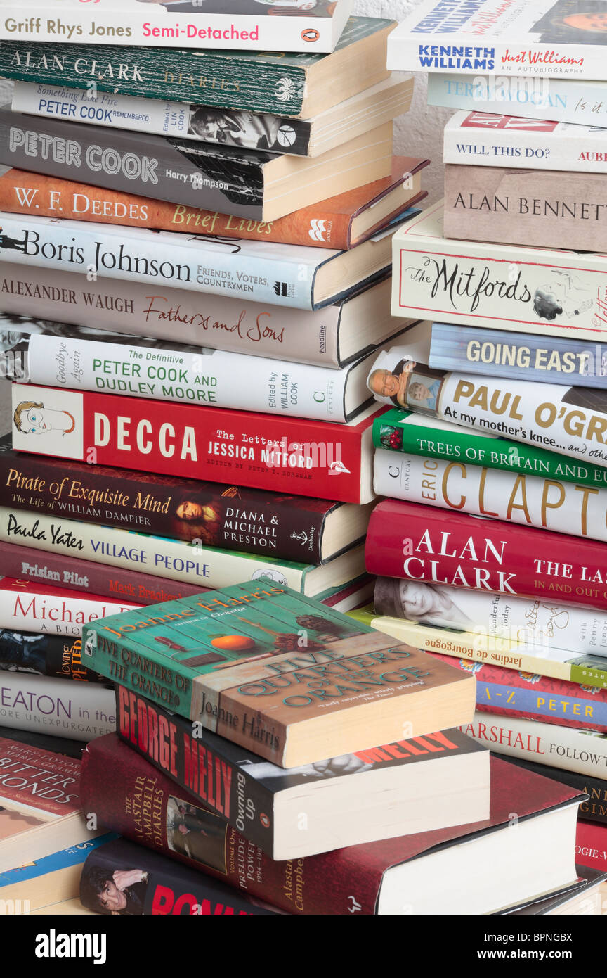 Pile of novels hi-res stock photography and images - Alamy