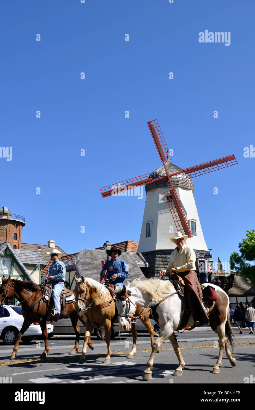 Cowboy parade hi-res stock photography and images - Alamy