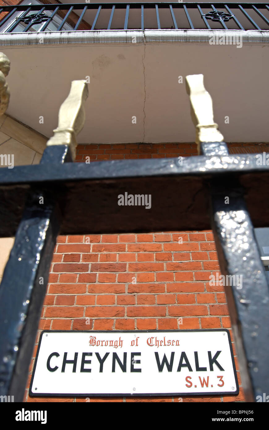 street name sign for cheyne walk, chelsea, london, england, one of the ...