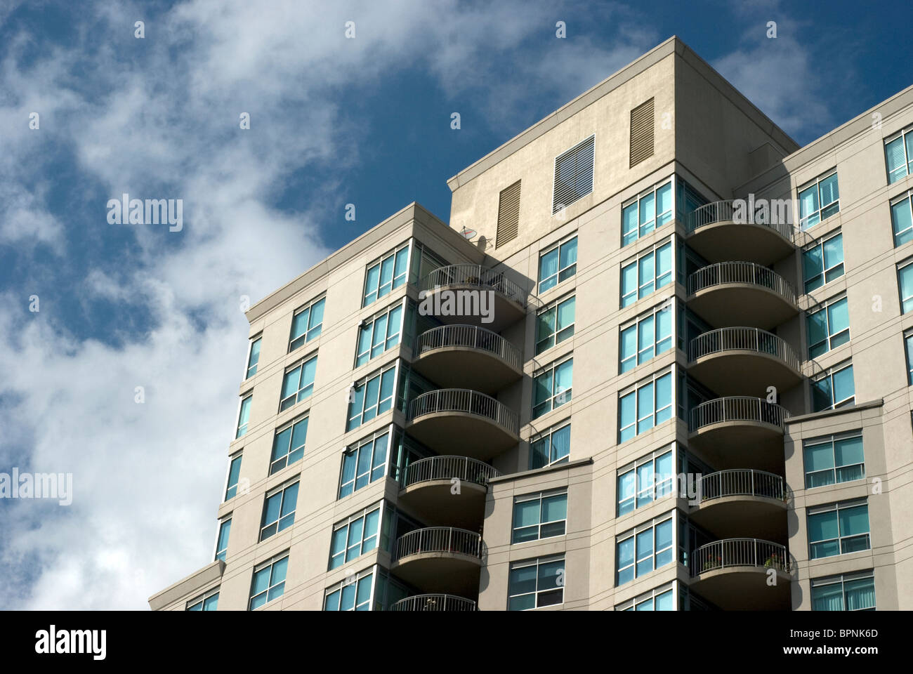 Modern residential building exterior Stock Photo - Alamy