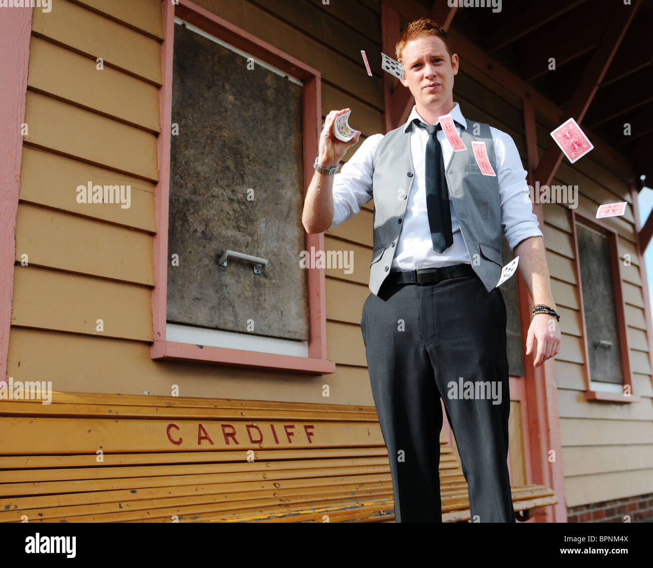 Street magician card hi-res stock photography and images - Alamy