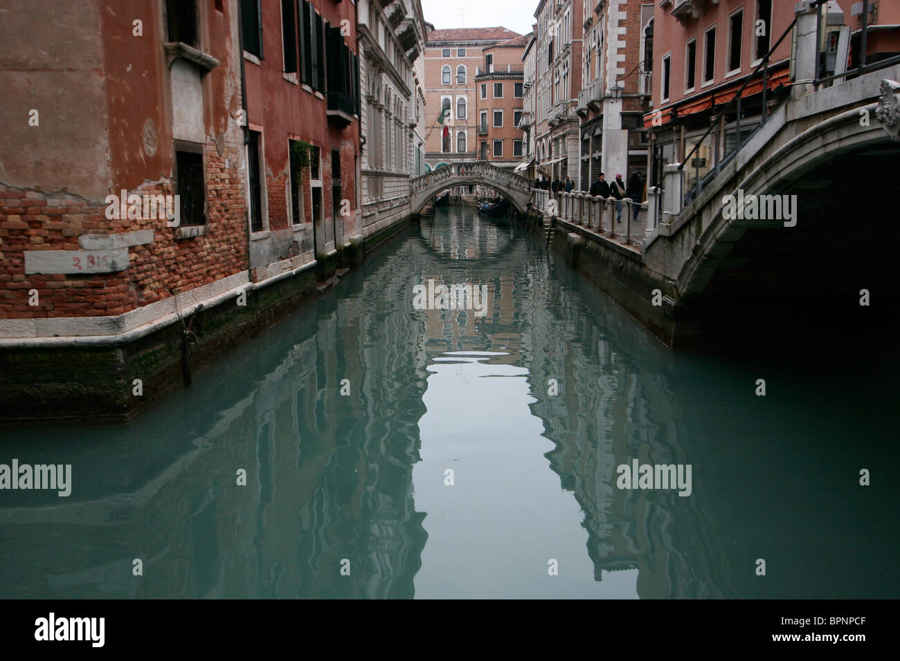 water alley in venice italy Stock Photo - Alamy