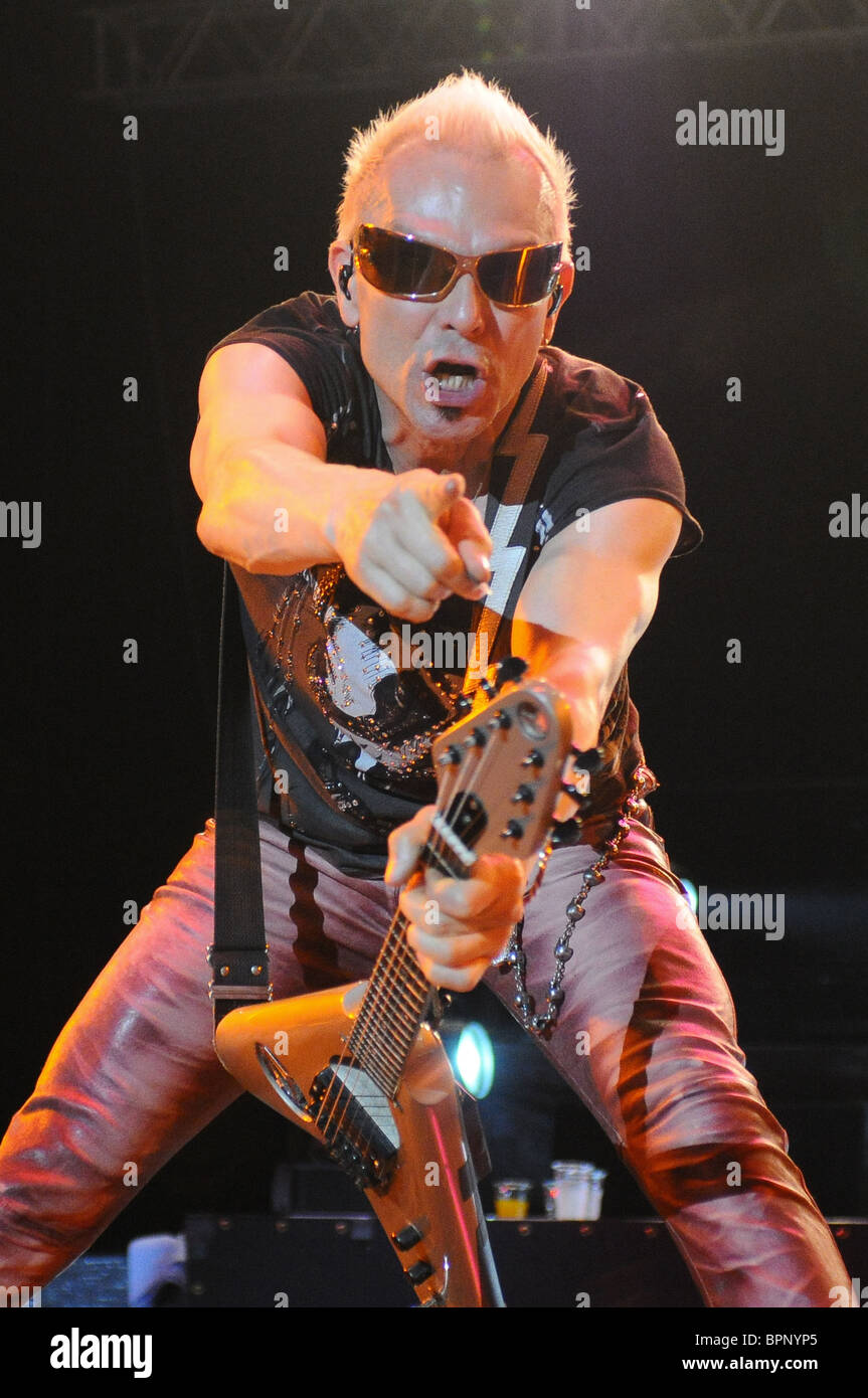 Cooper Alice High Resolution Stock Photography and Images - Alamy