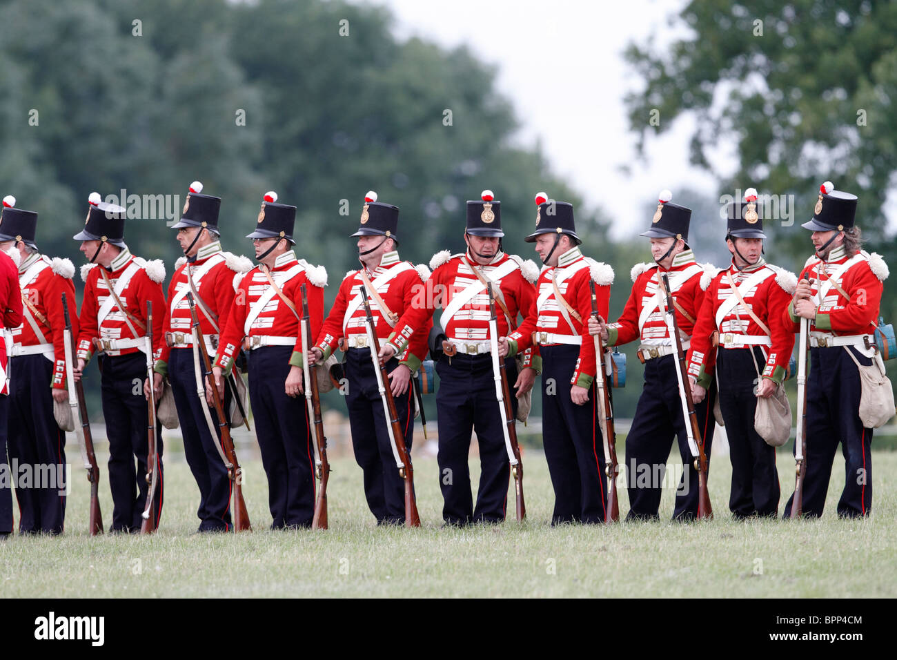 Crimea Redcoats 1854-1856. 19th Foot, 3 band Enfield rifle, muzzle ...