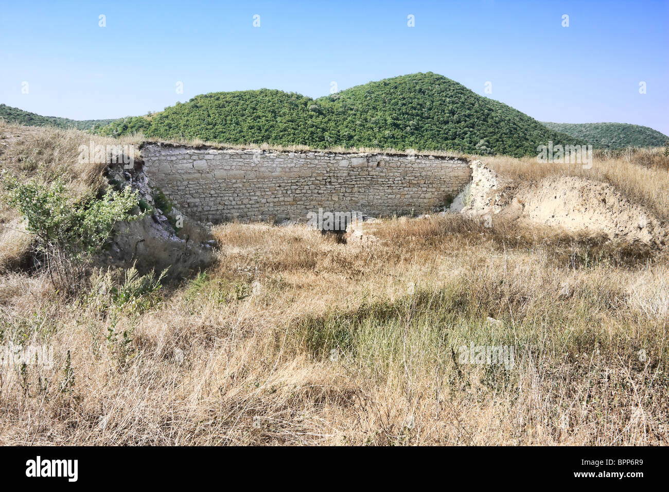 Roman ruins in romania hi-res stock photography and images - Alamy
