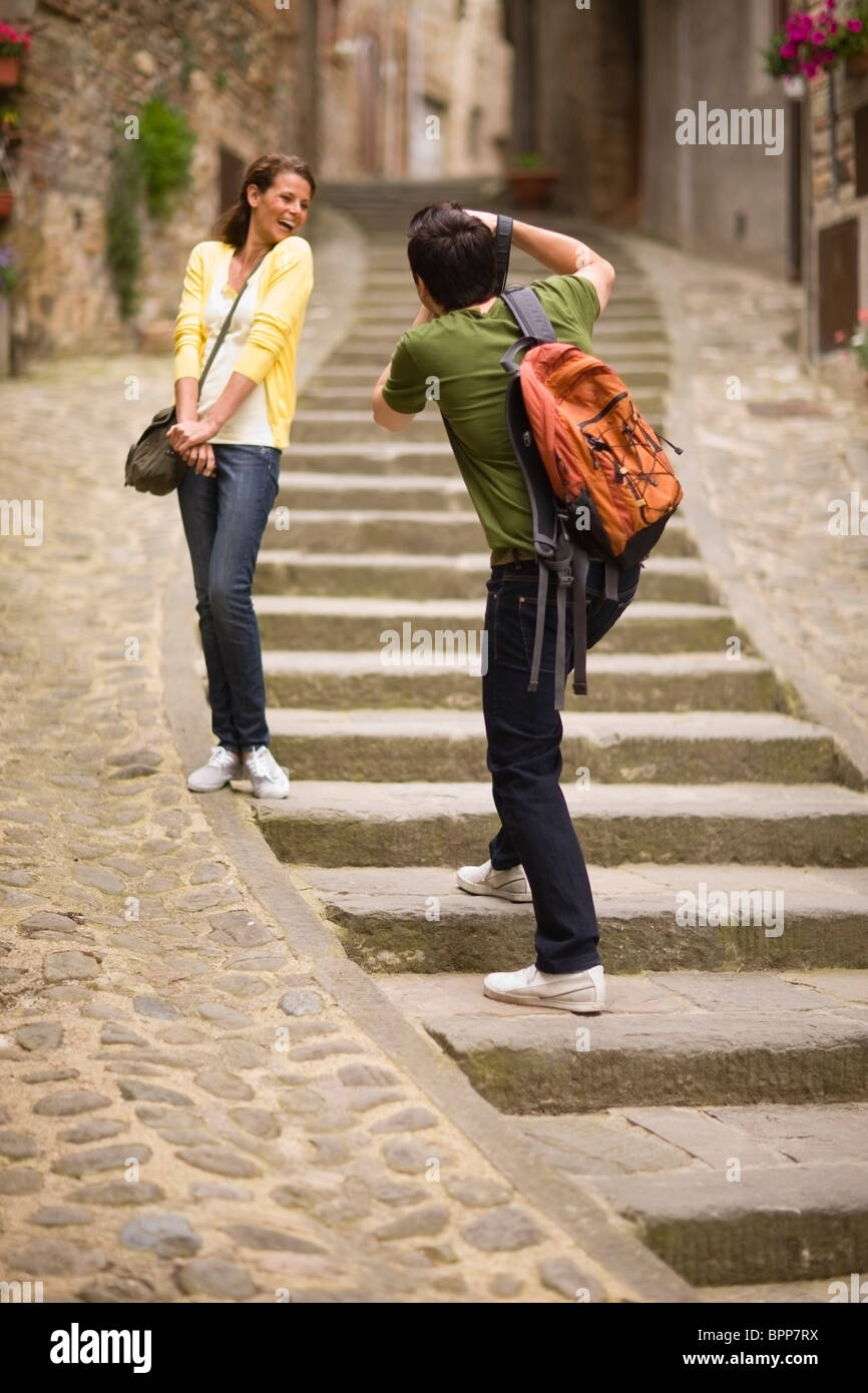 Rear view smiling tourists couple hi-res stock photography and images ...