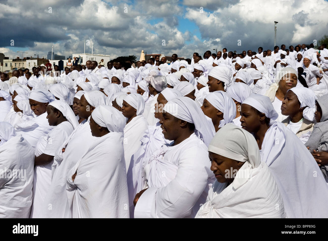 Black church congregation hi-res stock photography and images - Alamy