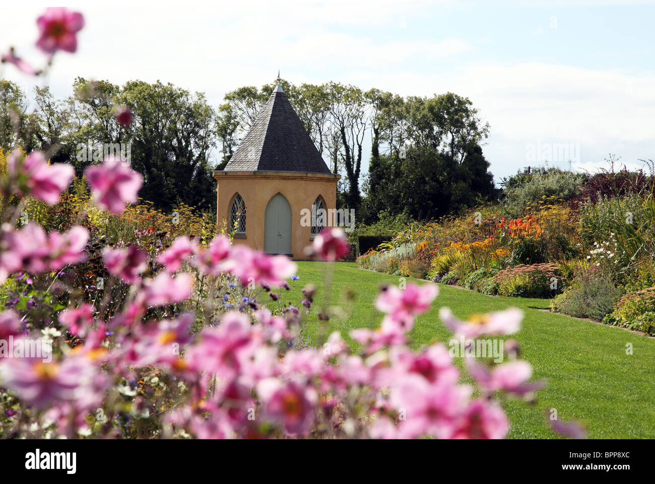 The Shell House and herbacecous borders, Ballymaloe Cookers School ...