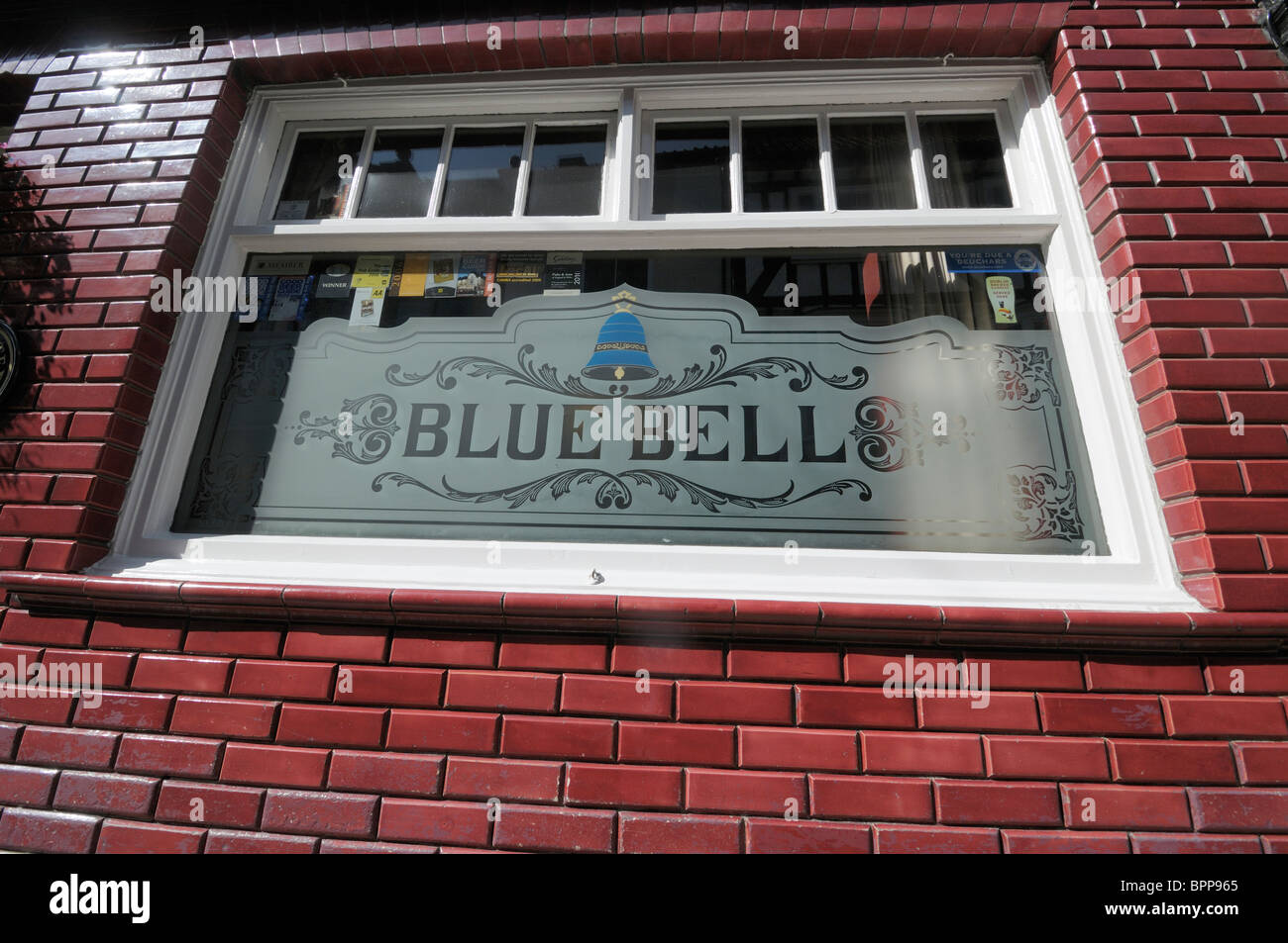 Pub glass window hi-res stock photography and images - Alamy