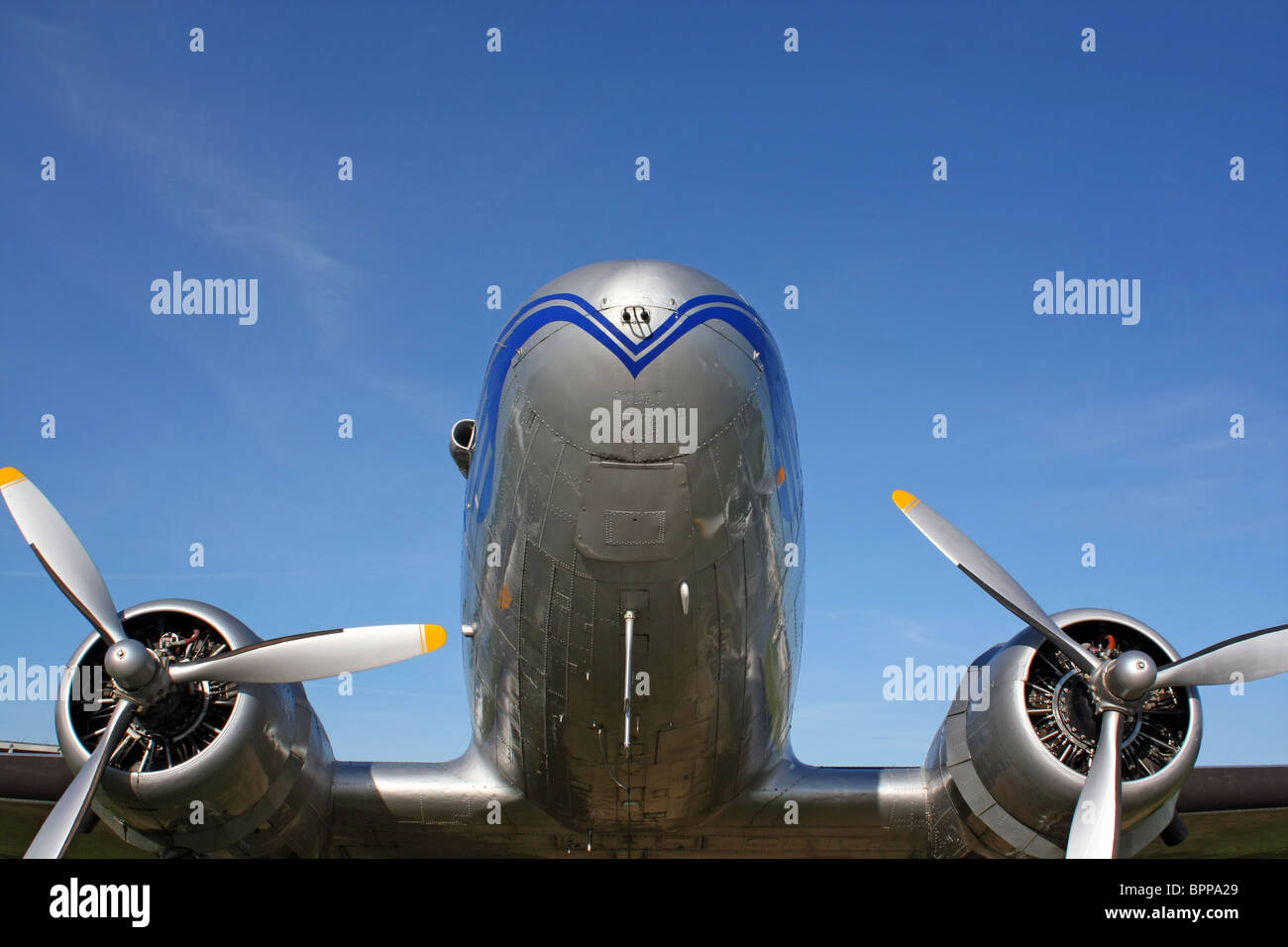 Classic aircraft hi-res stock photography and images - Alamy