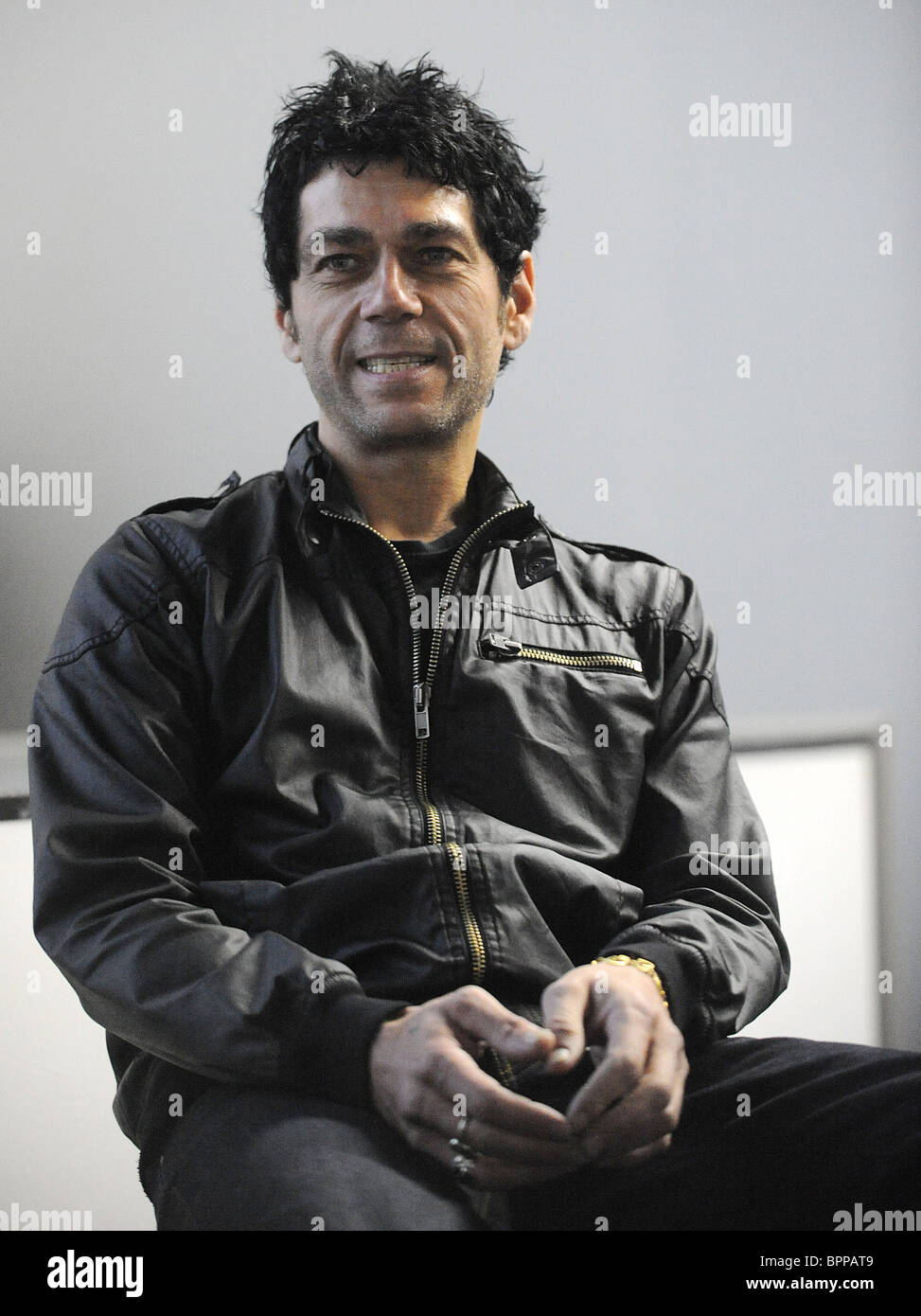 Tim Noble High Resolution Stock Photography and Images - Alamy