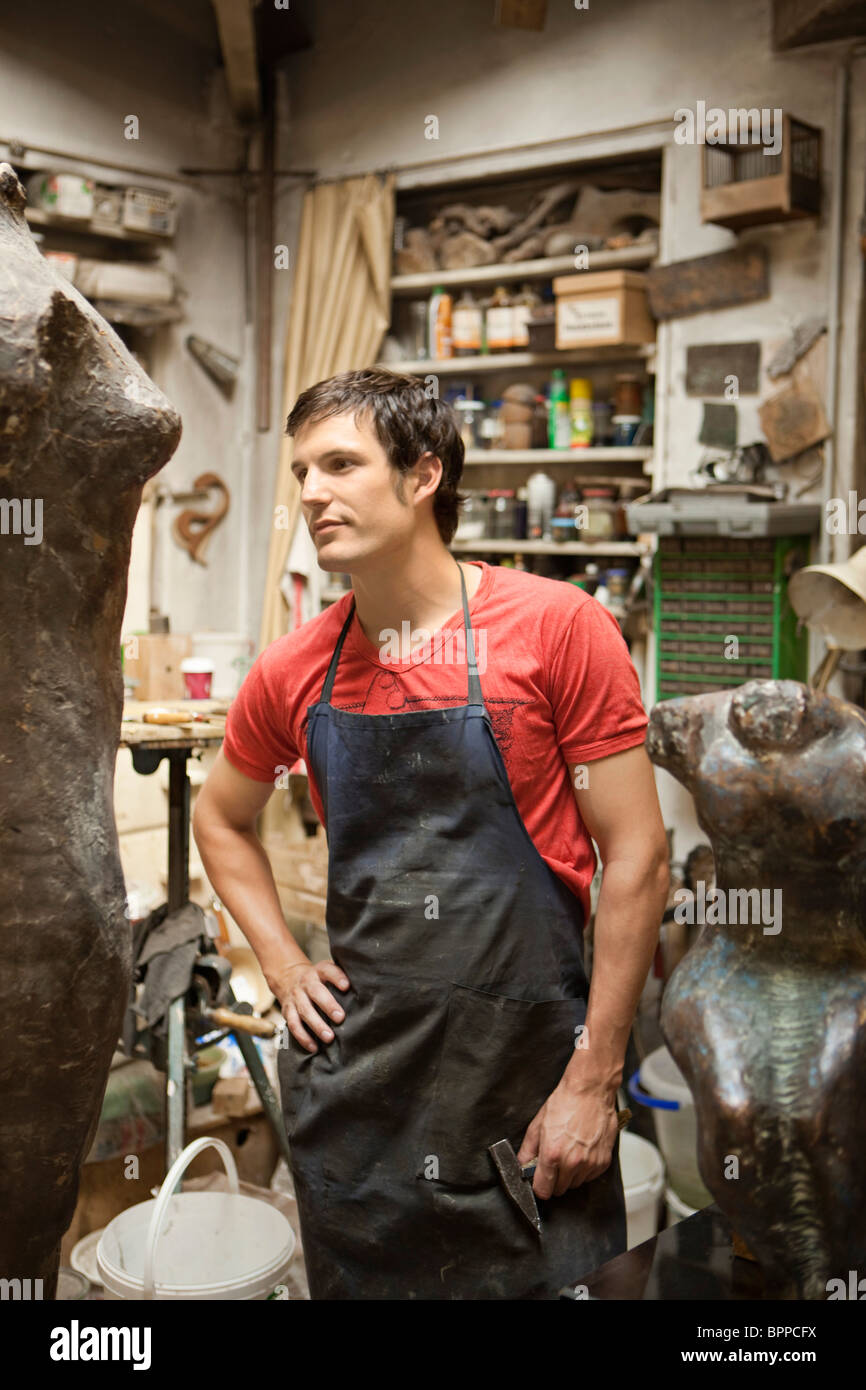 Working sculpture hi-res stock photography and images - Alamy
