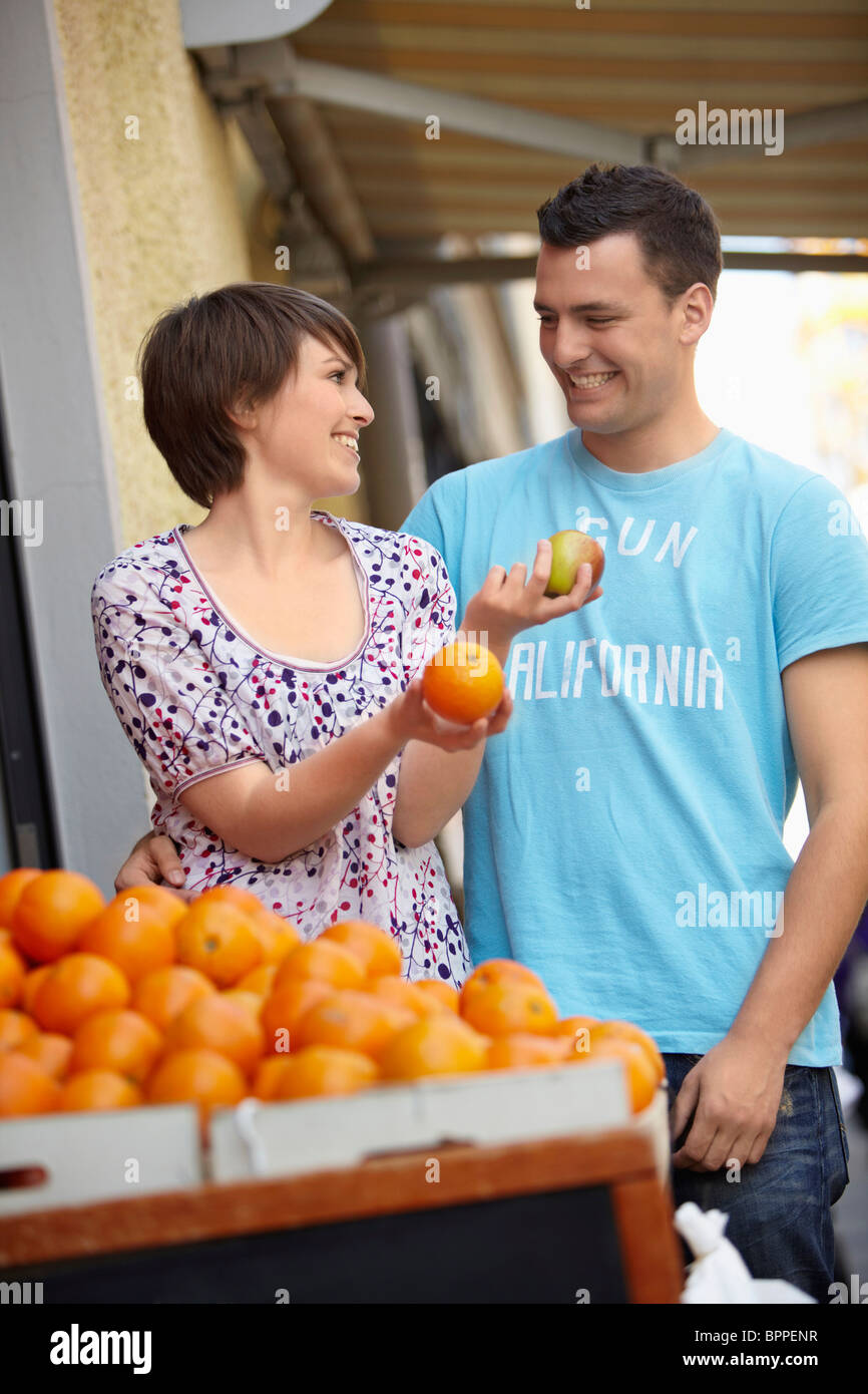 Buying Oranges High Resolution Stock Photography and Images - Alamy