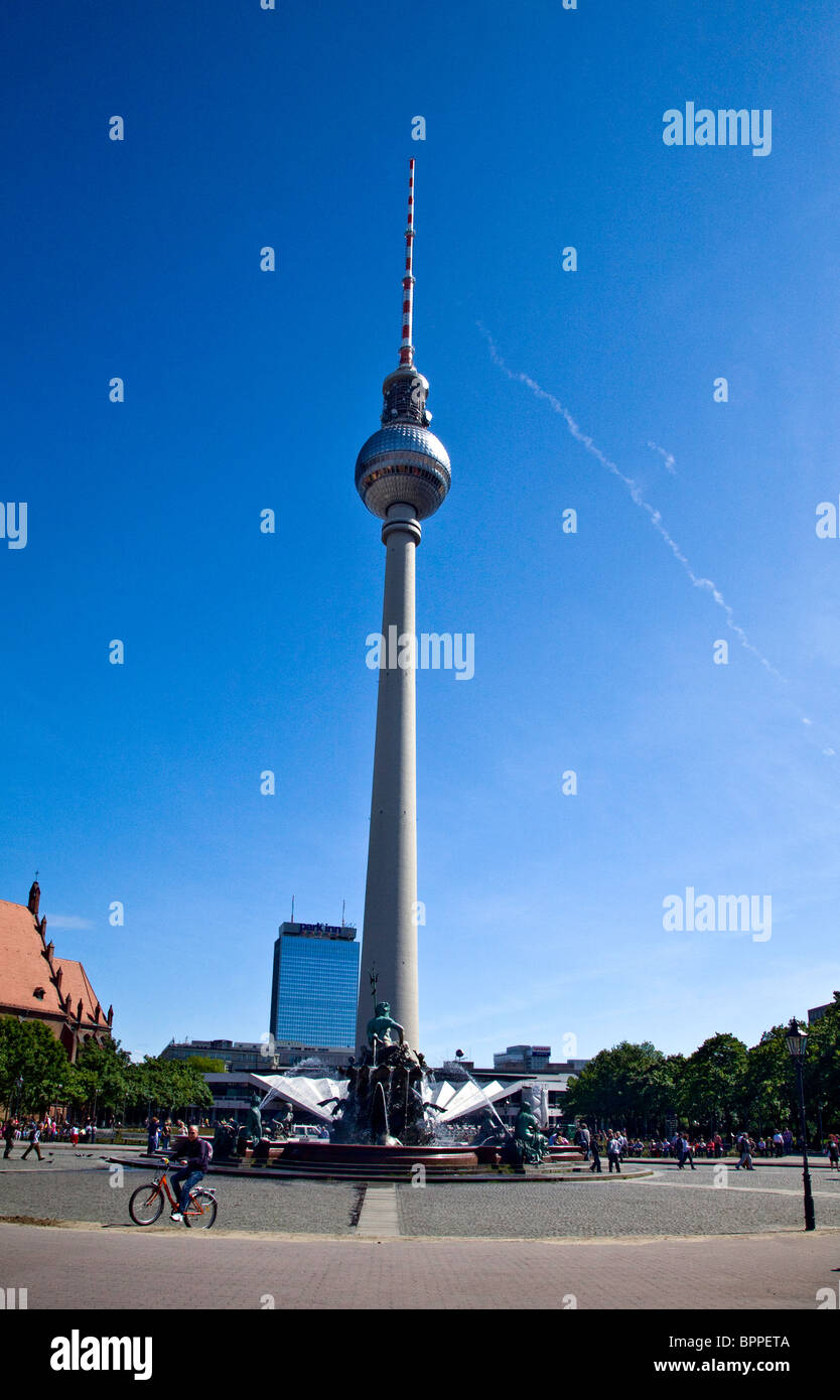 Alexanderplatz turm hi-res stock photography and images - Alamy