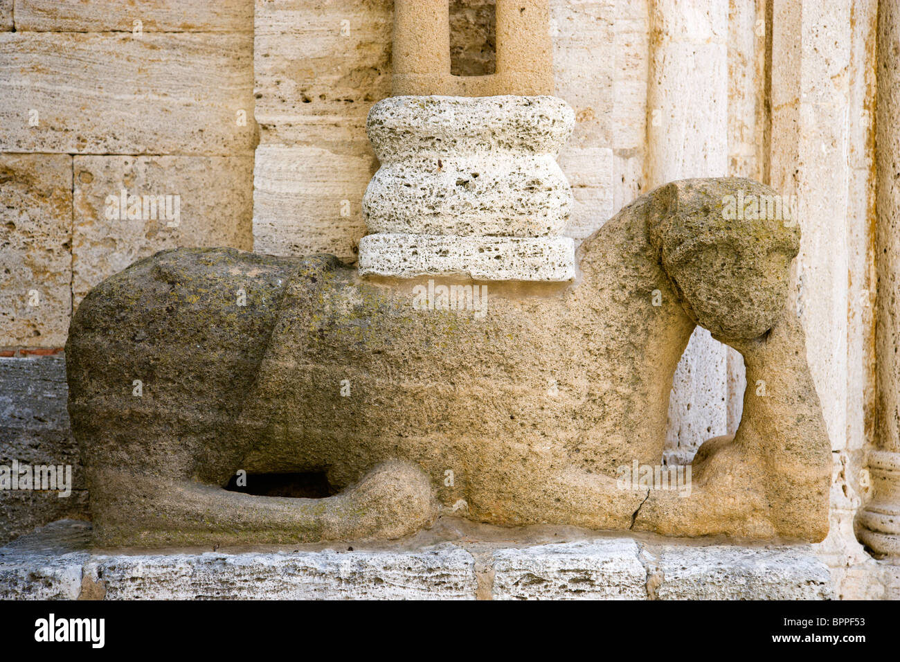 Etruscan column base hi-res stock photography and images - Alamy