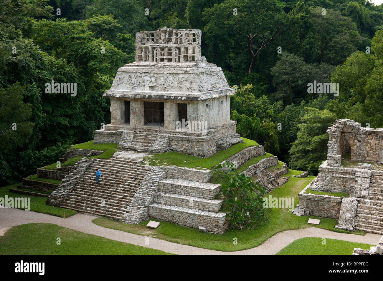 Temple of the sun, Maya ruins of Palenque, Mexico Stock Photo - Alamy