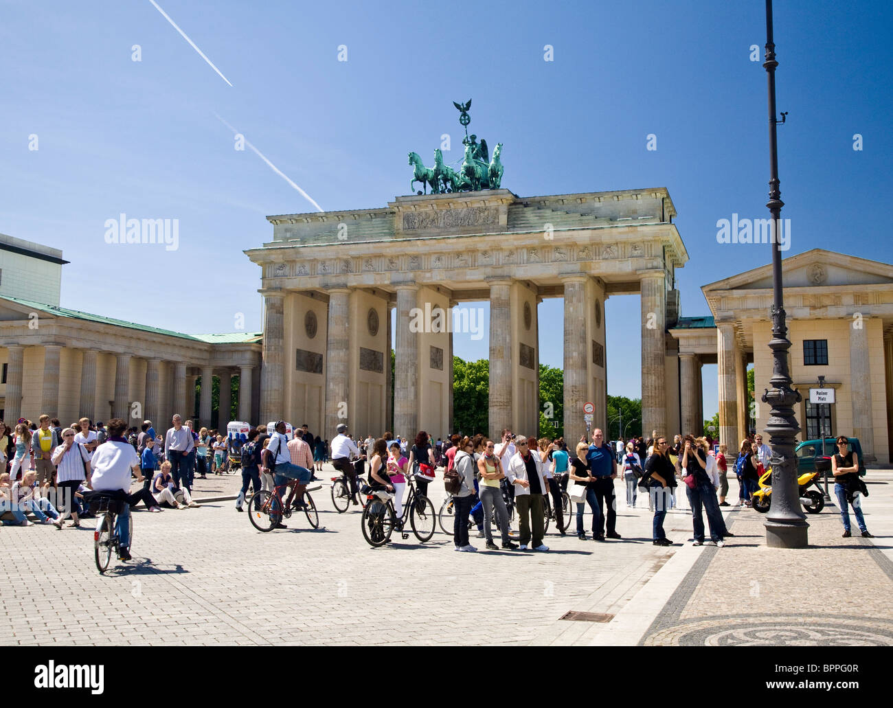 Tour quadriga hi-res stock photography and images - Alamy