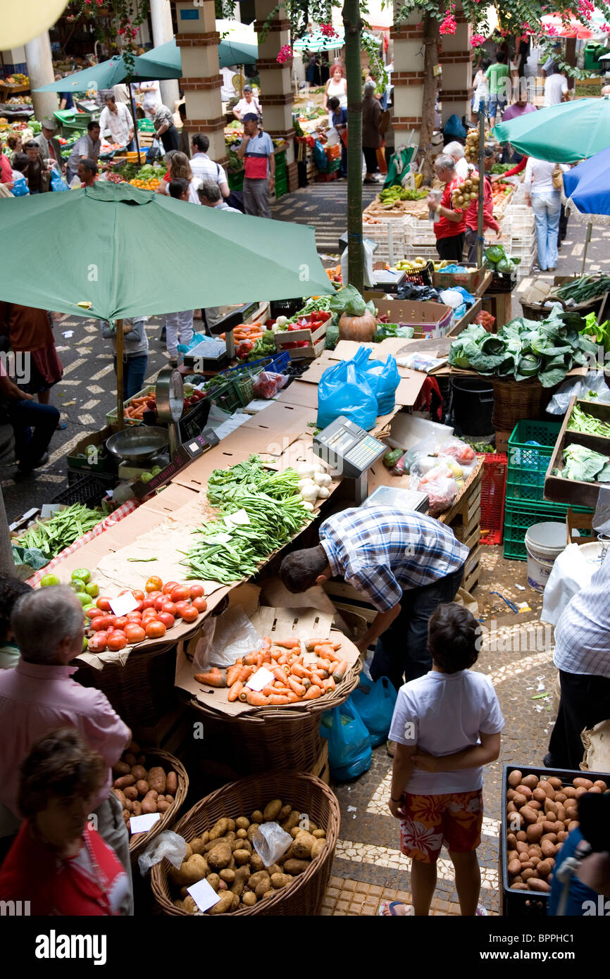 Funchal flower market hi-res stock photography and images - Alamy